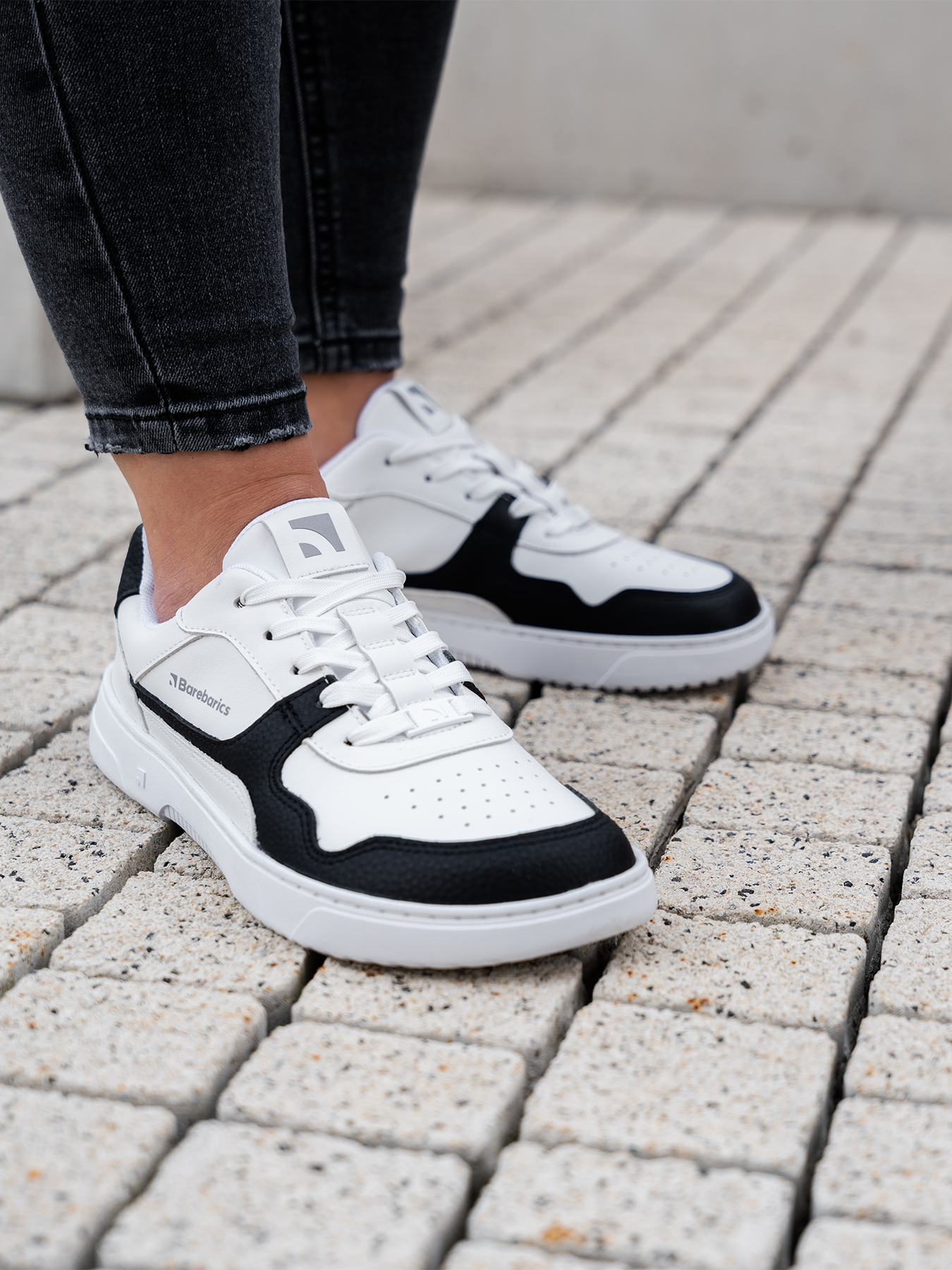 Barefoot Sneakers Barebarics Zing - White & Black | Be Lenka
