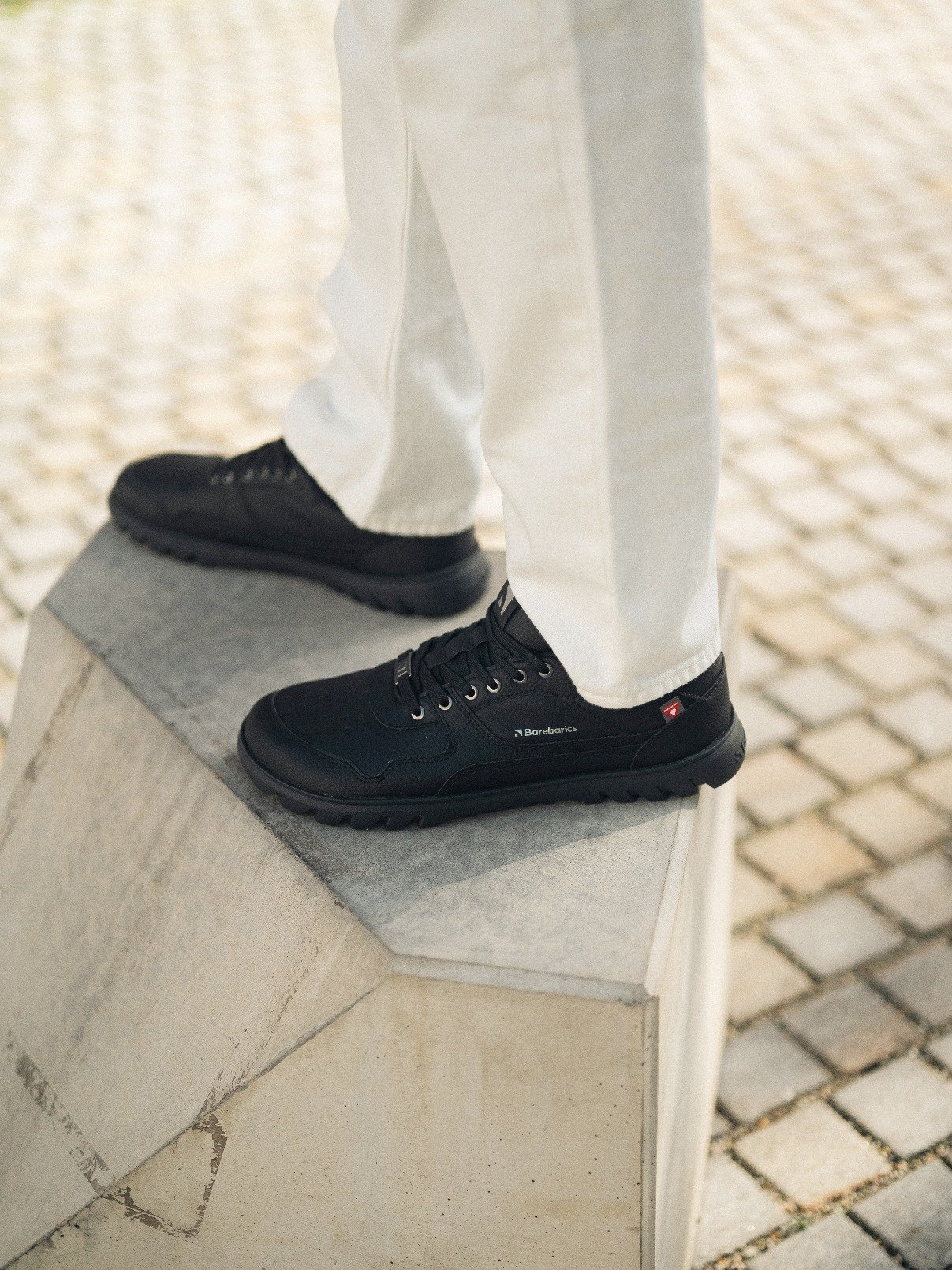 Barefoot Sneakers Barebarics Zing Frost - All Black | Be Lenka