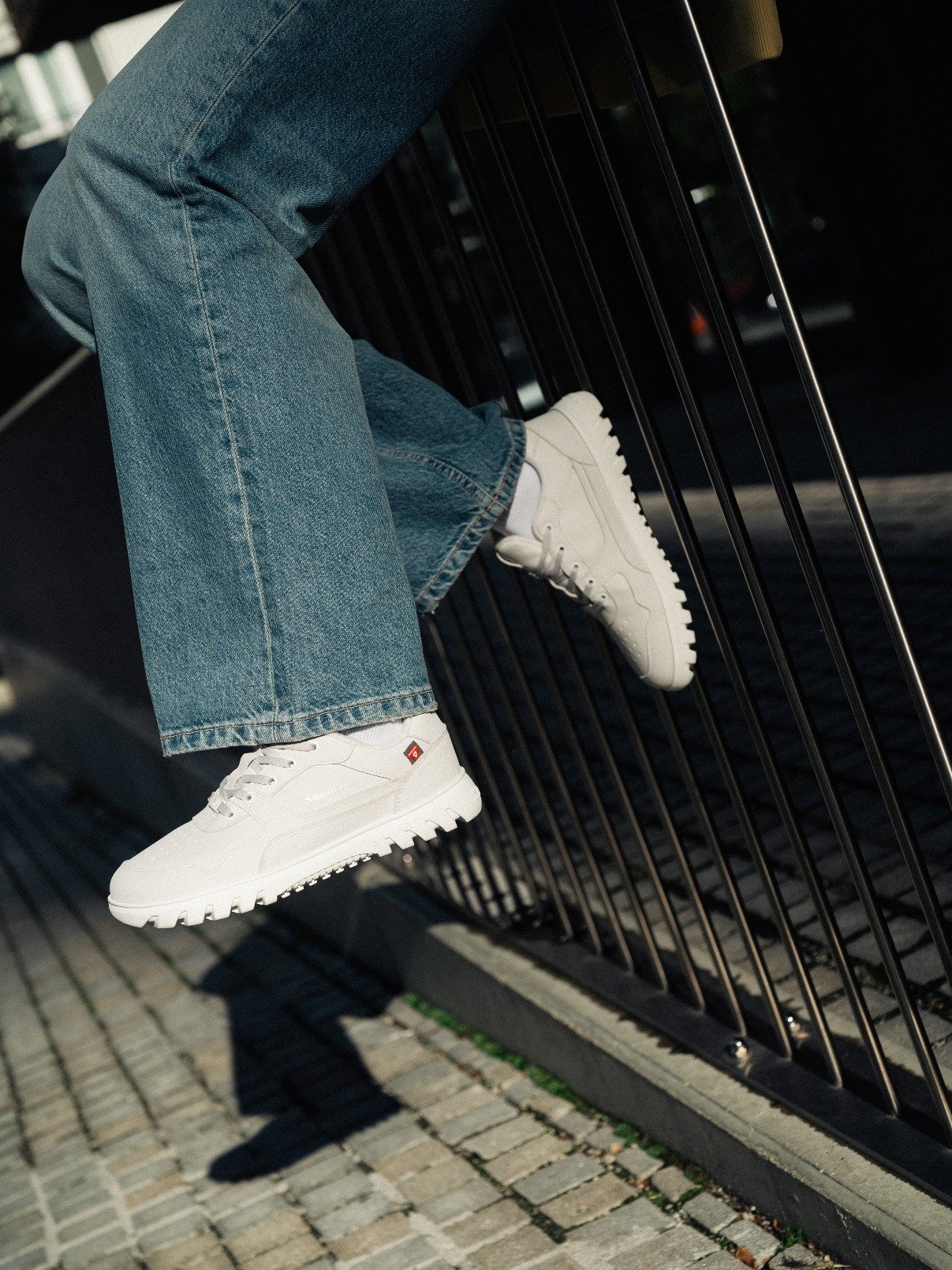 Barefoot Sneakers Barebarics Zing Frost - Light Grey & White | Be Lenka